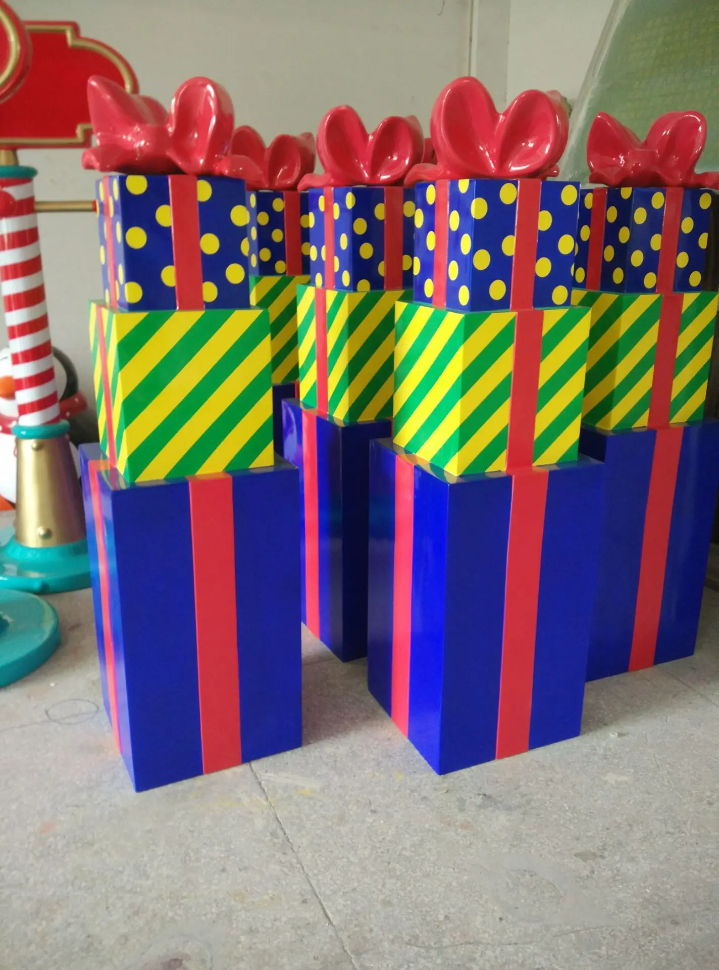 Custom Painted Large Fiberglass Gift Boxes for Christmas