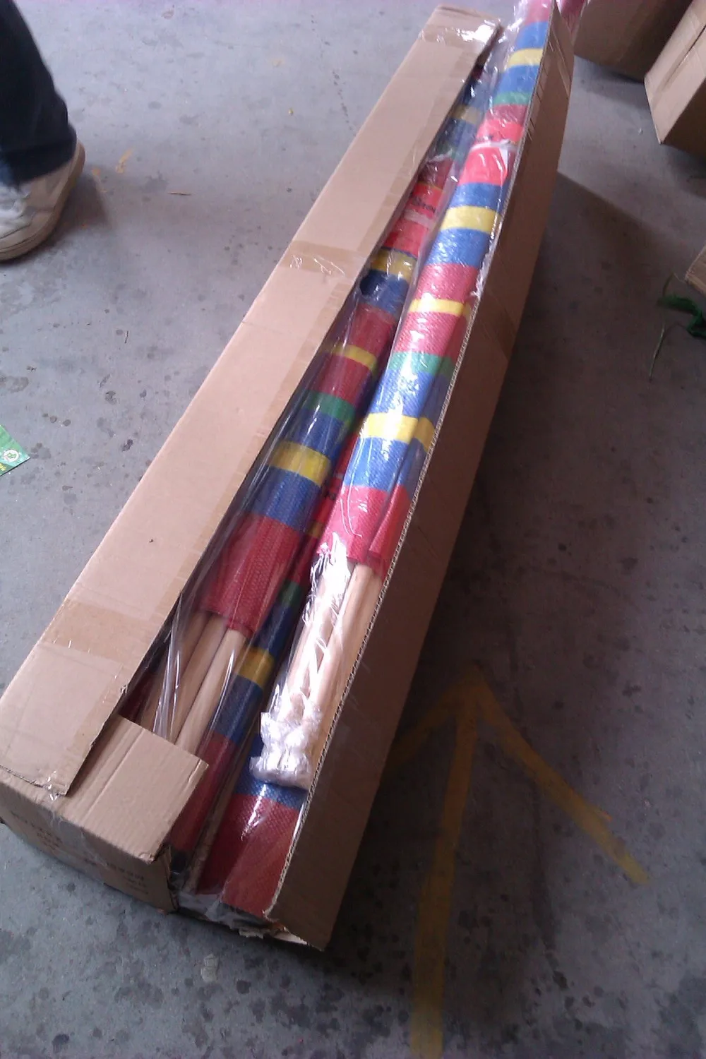 8 Pole Beach Screen Beach Shelter Windbreak With Yellow Stripe - Buy ...