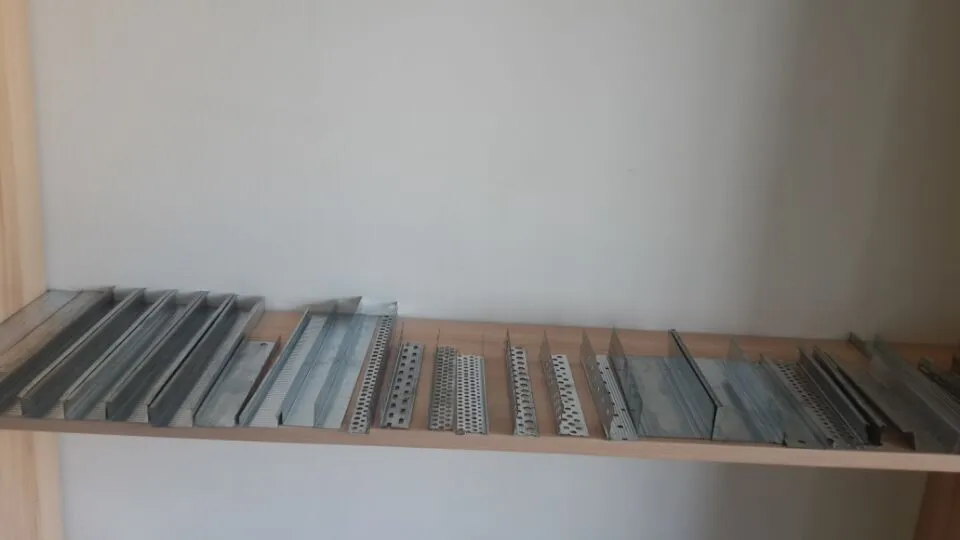 Galvanized Metal Stud and Track Top Hat Drywall Roll Forming Machine ...