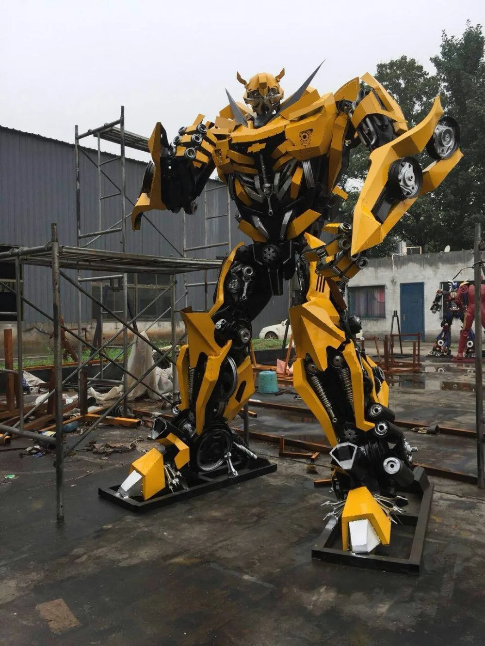 Custom Metal Robot Statue - 2M Tall Outdoor Sculpture