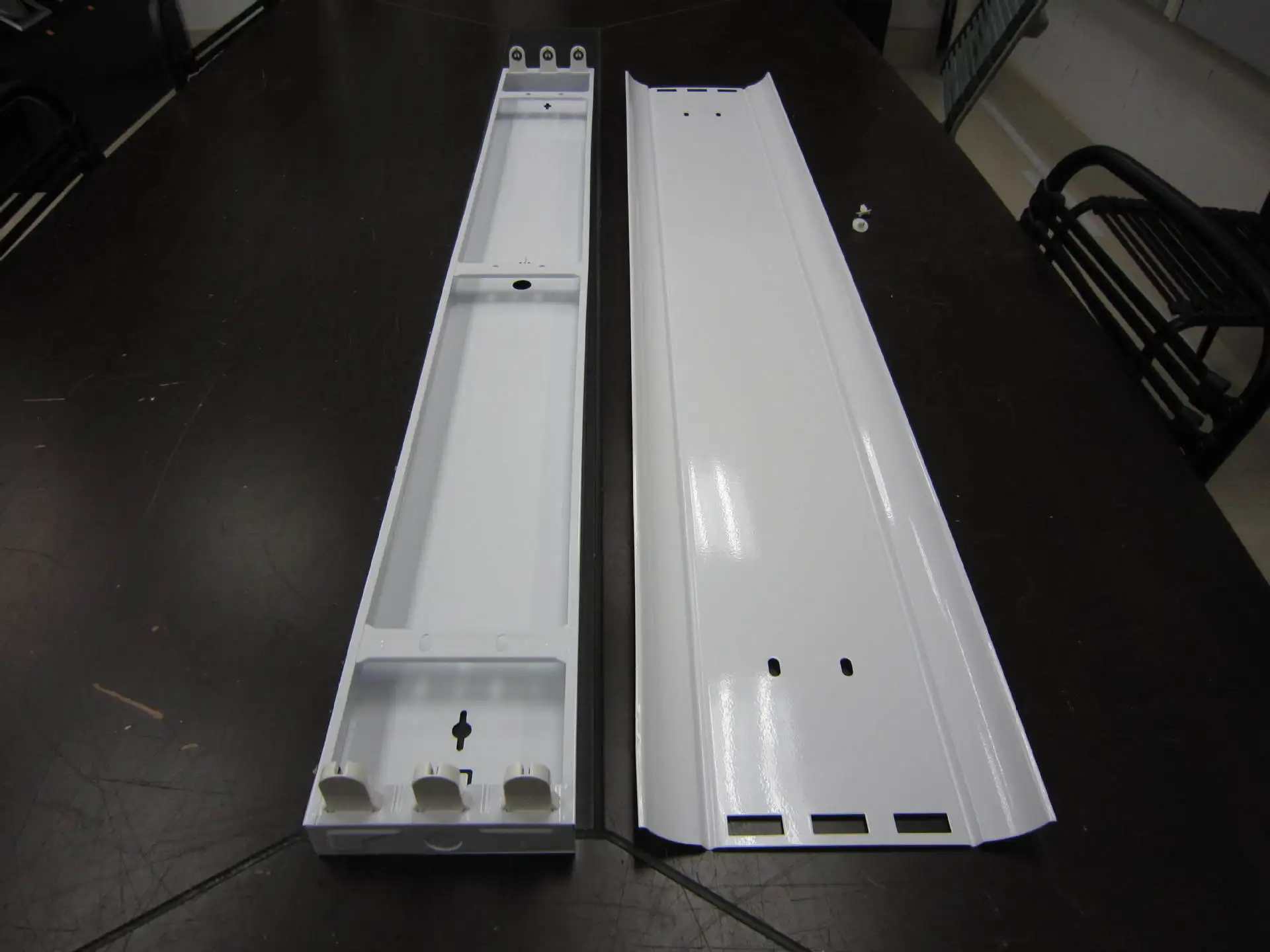 T8 Double Tube Light Fitting - Efficient & Reliable Lighting