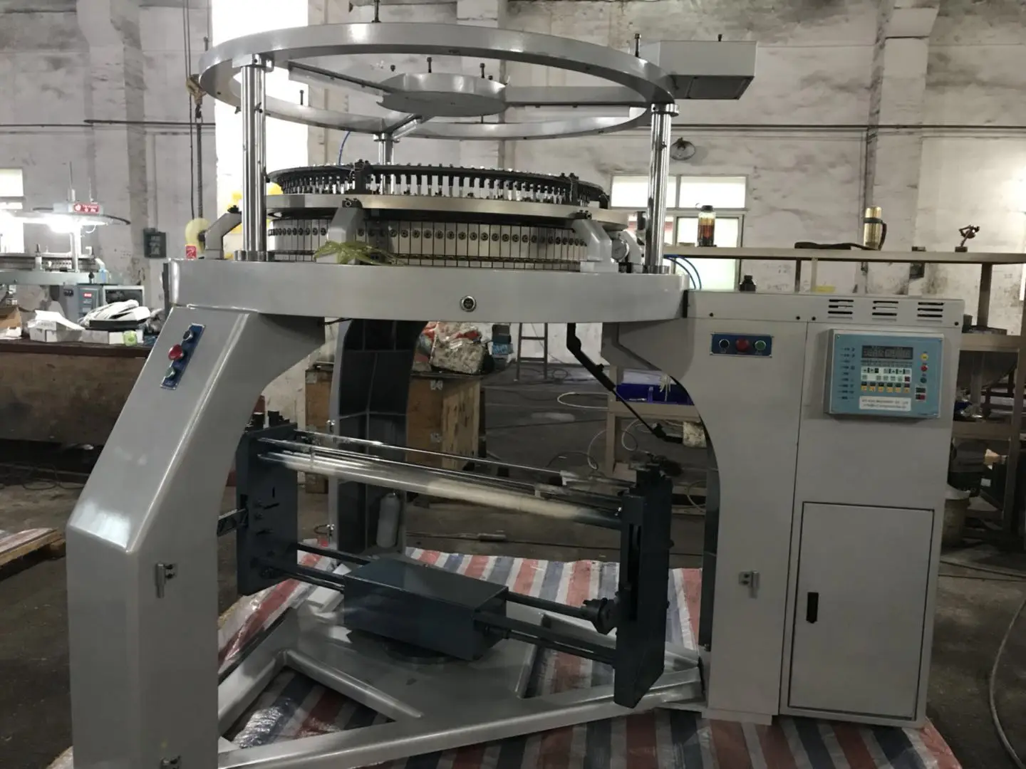 Circular Knitting Machine - Three Thread Fleece Single Jersey