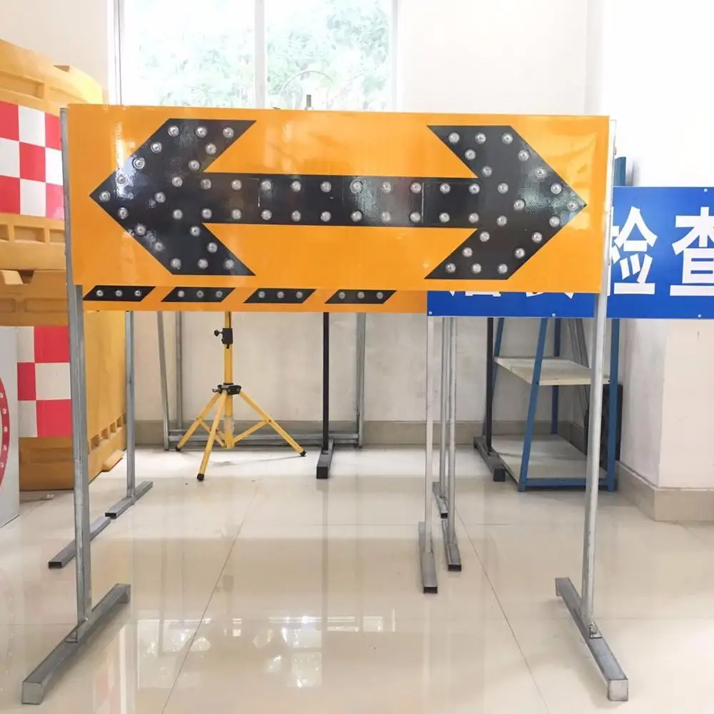 Professional Standing Type Solar Powered Traffic Control Sign Warning ...