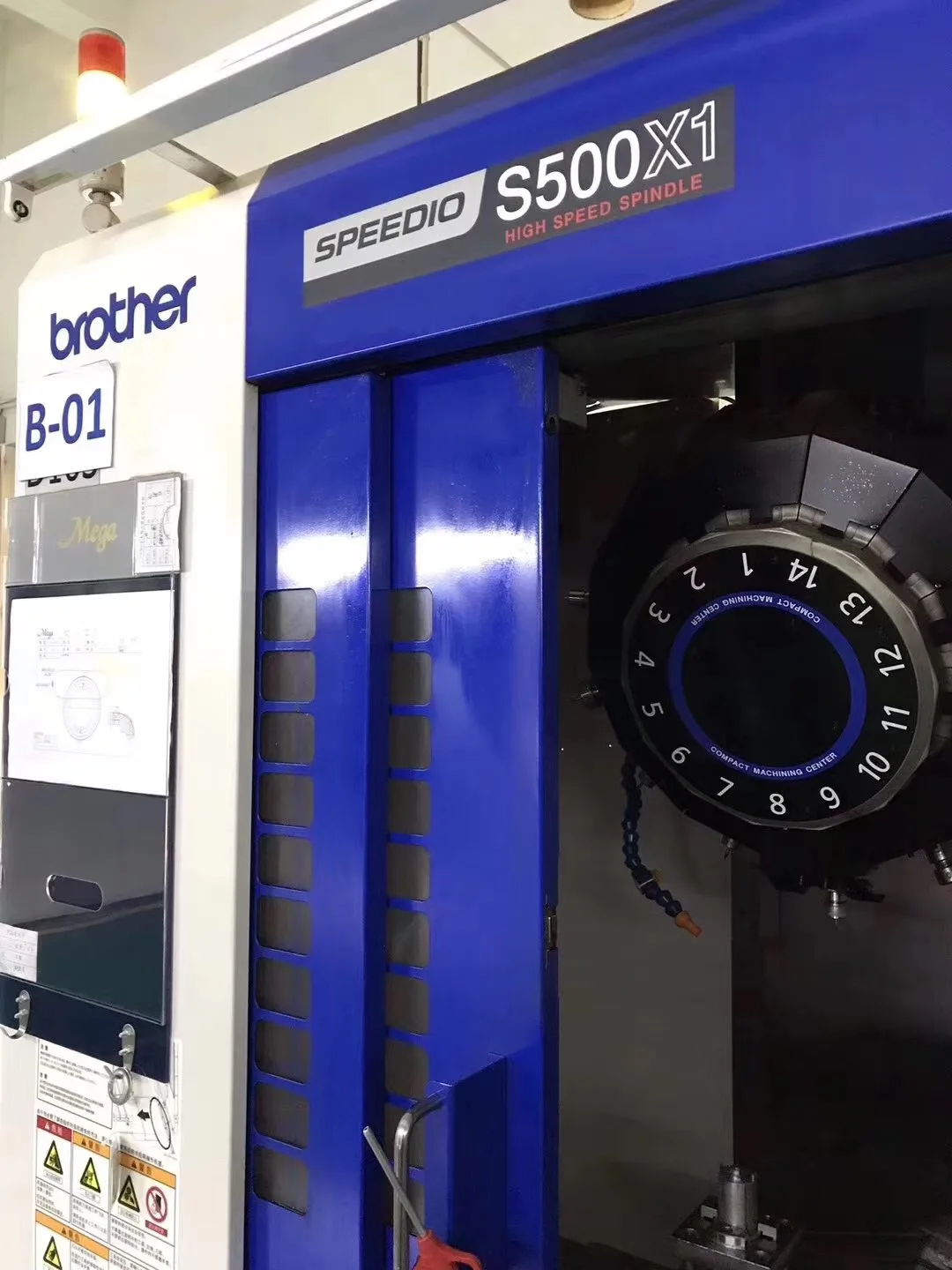 Máquina de Perfuração e Rosqueamento CNC Automática Usada Brother S500 ...