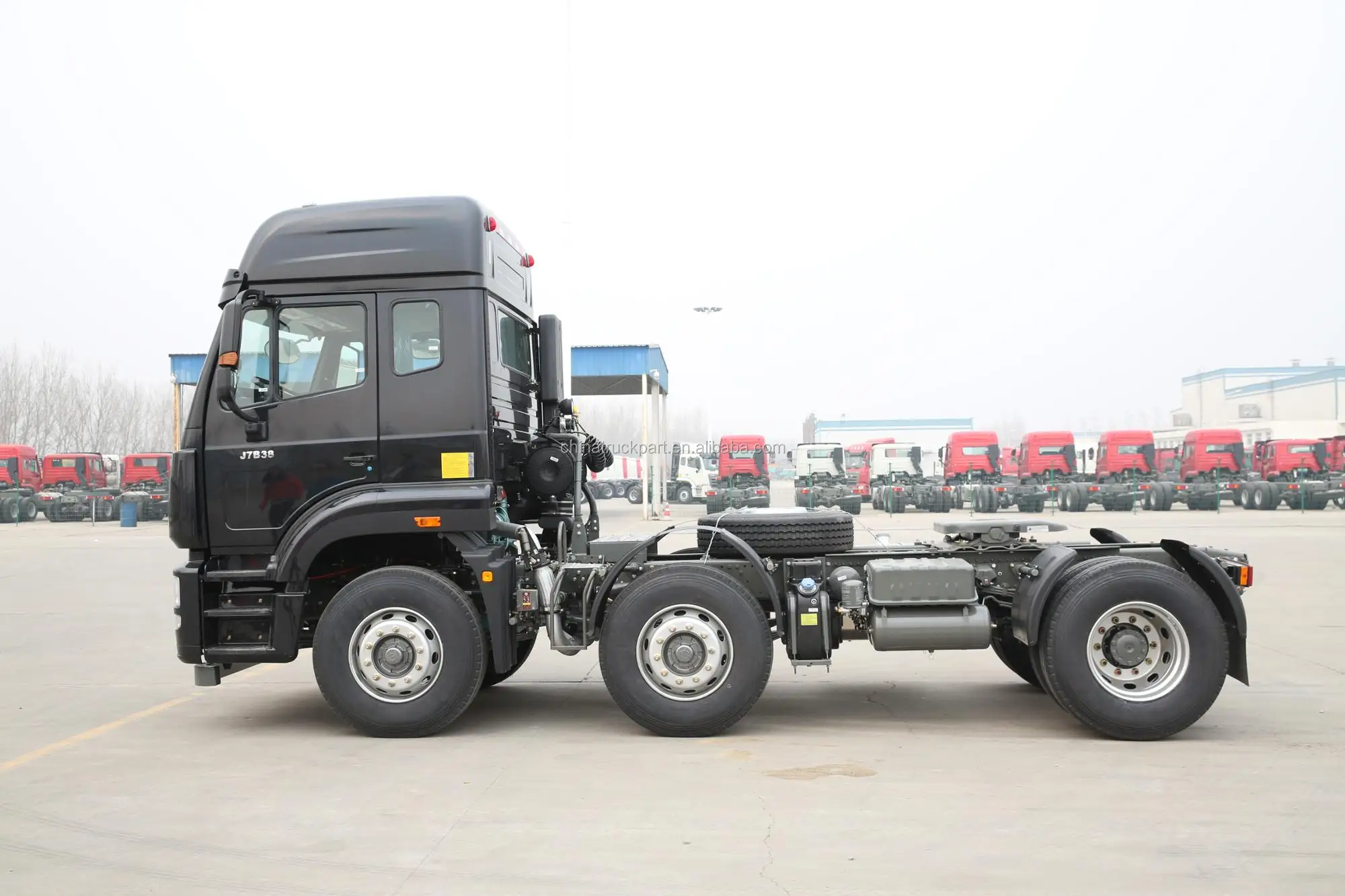 Sinotruck Hohan Tractor Truck 6x2 - Durable & Efficient