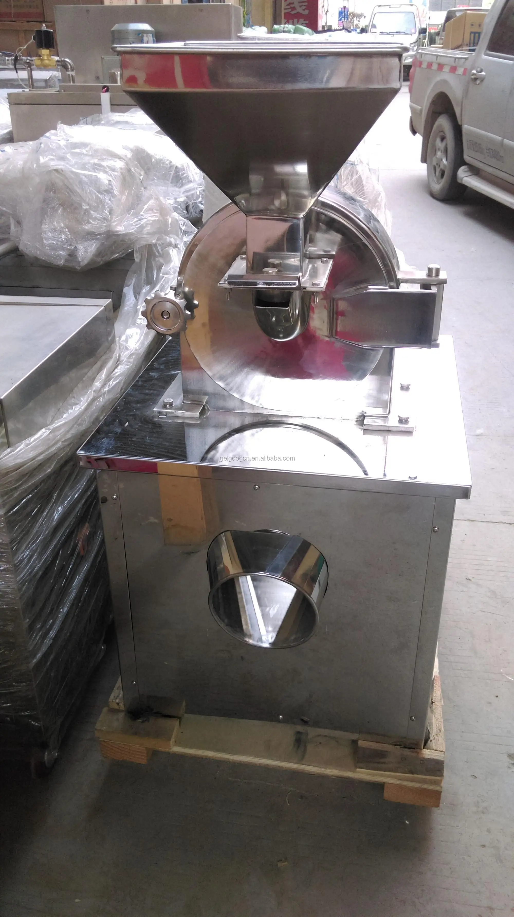 Fruit Vegetable Powder Making Machine Chilli Ginger Powder Grinding ...