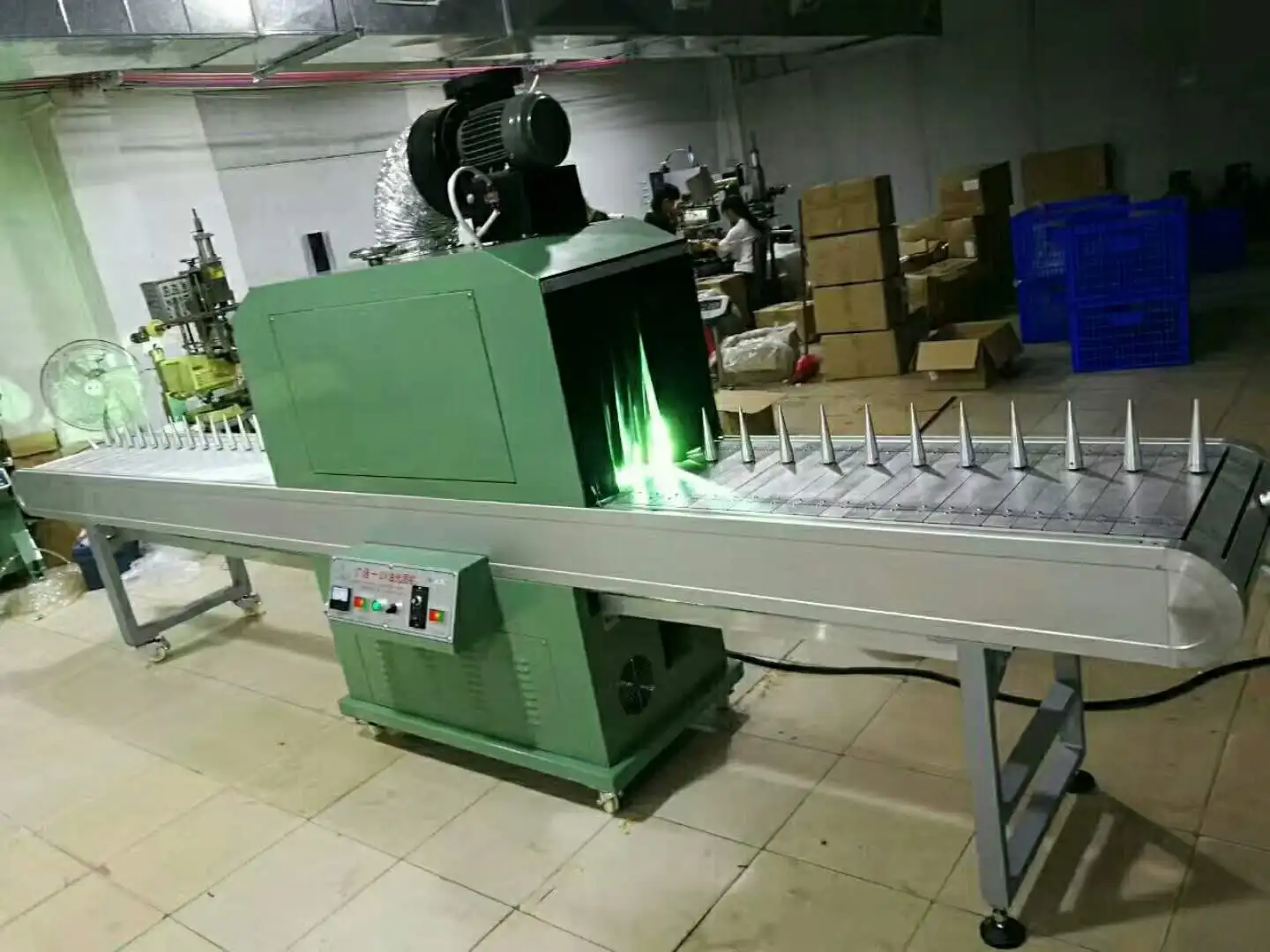 Full-automatic UV Spray Painting Coating Equipment/xinqinfeng