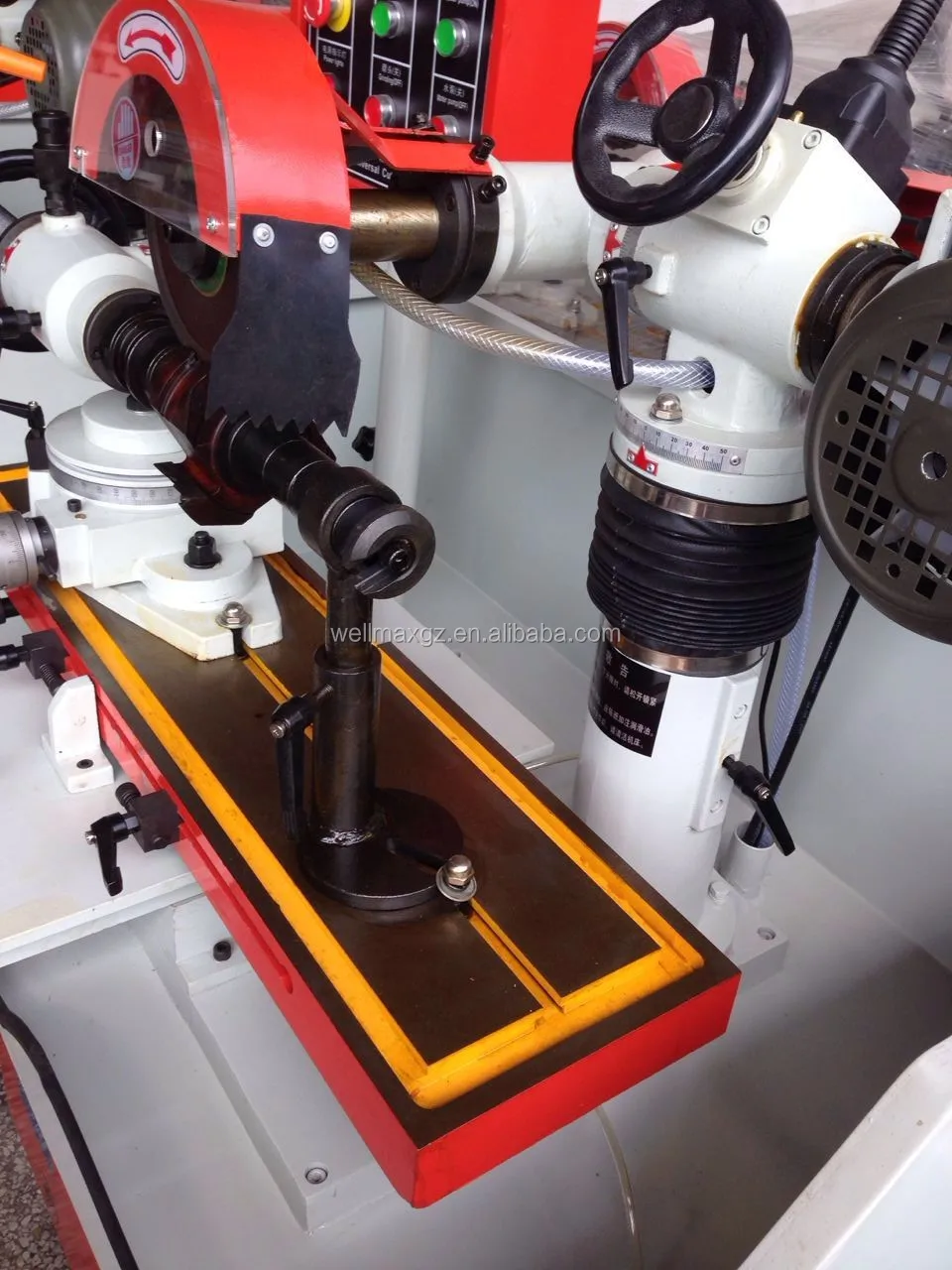 Universal Grinding Machine - Precision and Versatility