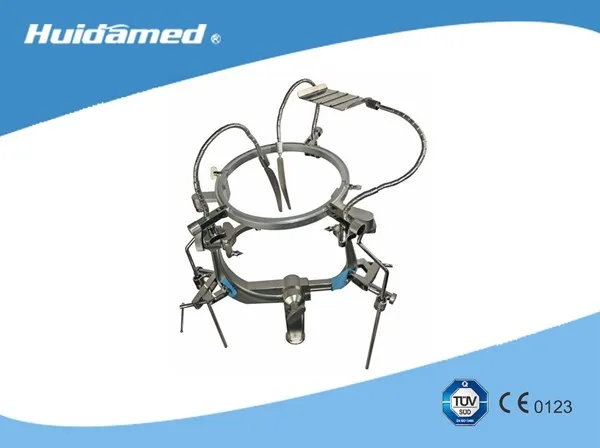 Budde Halo / Brain Retraction / Leyla Retractor Systems Fixed On Skull ...