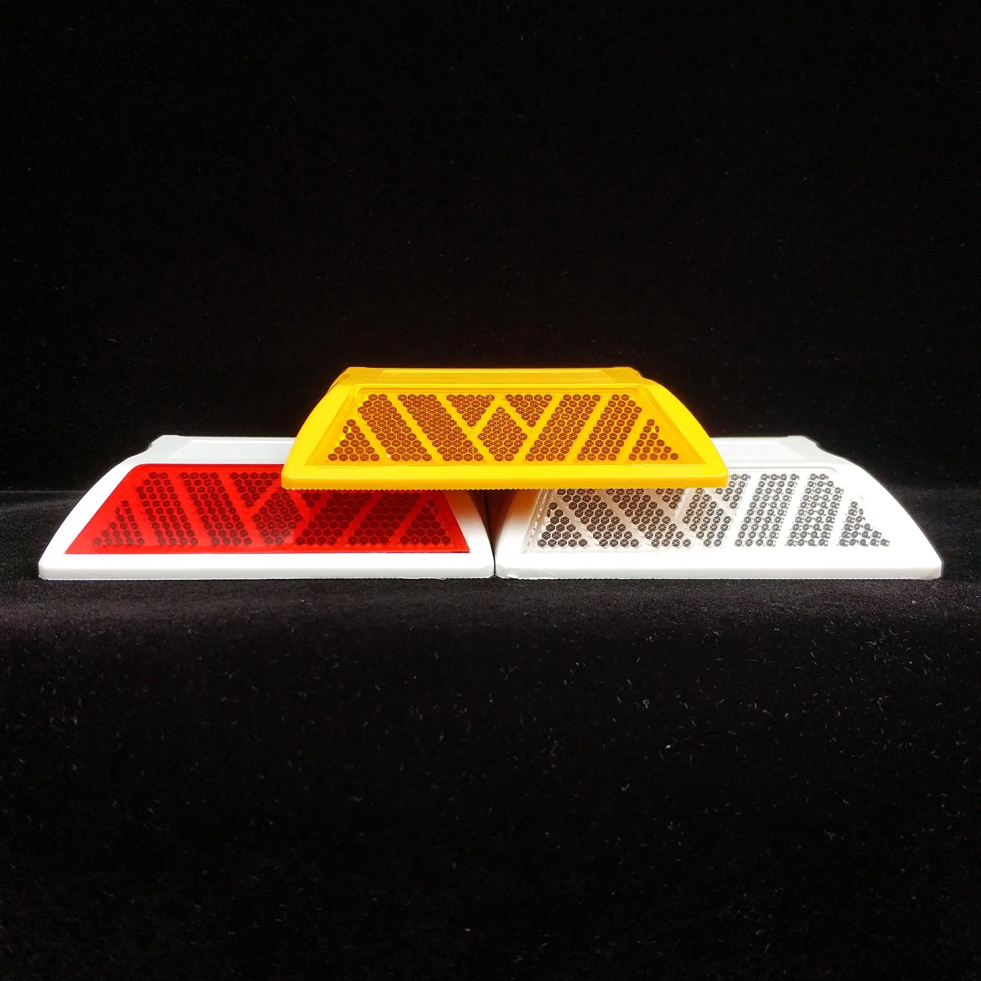 New Product 100mm Pmma Cat Eye Reflective Plastic Road Stud - Buy Retro ...