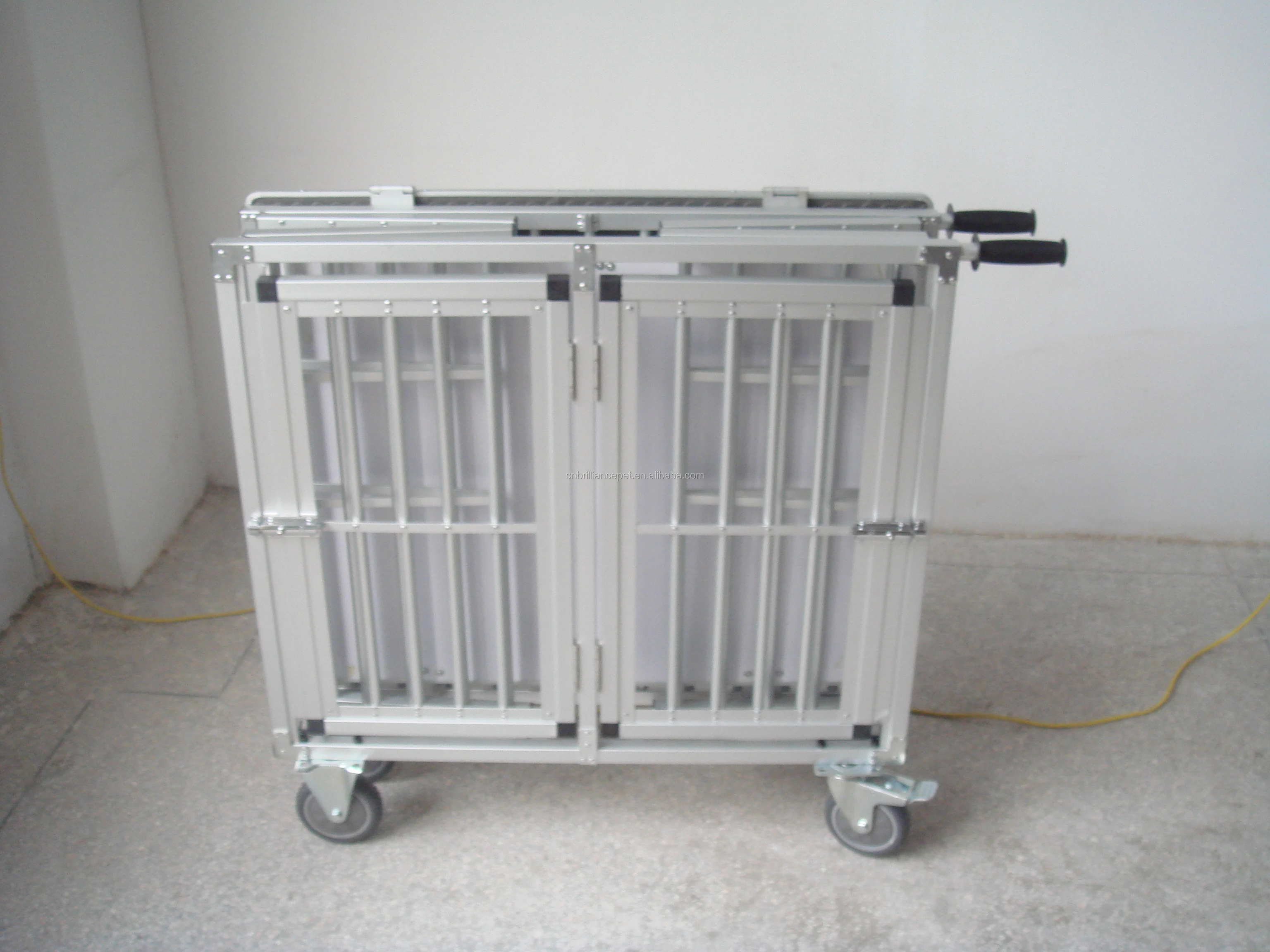 Pet Show Trolley - Sustainable & Durable Dog Travel Solution