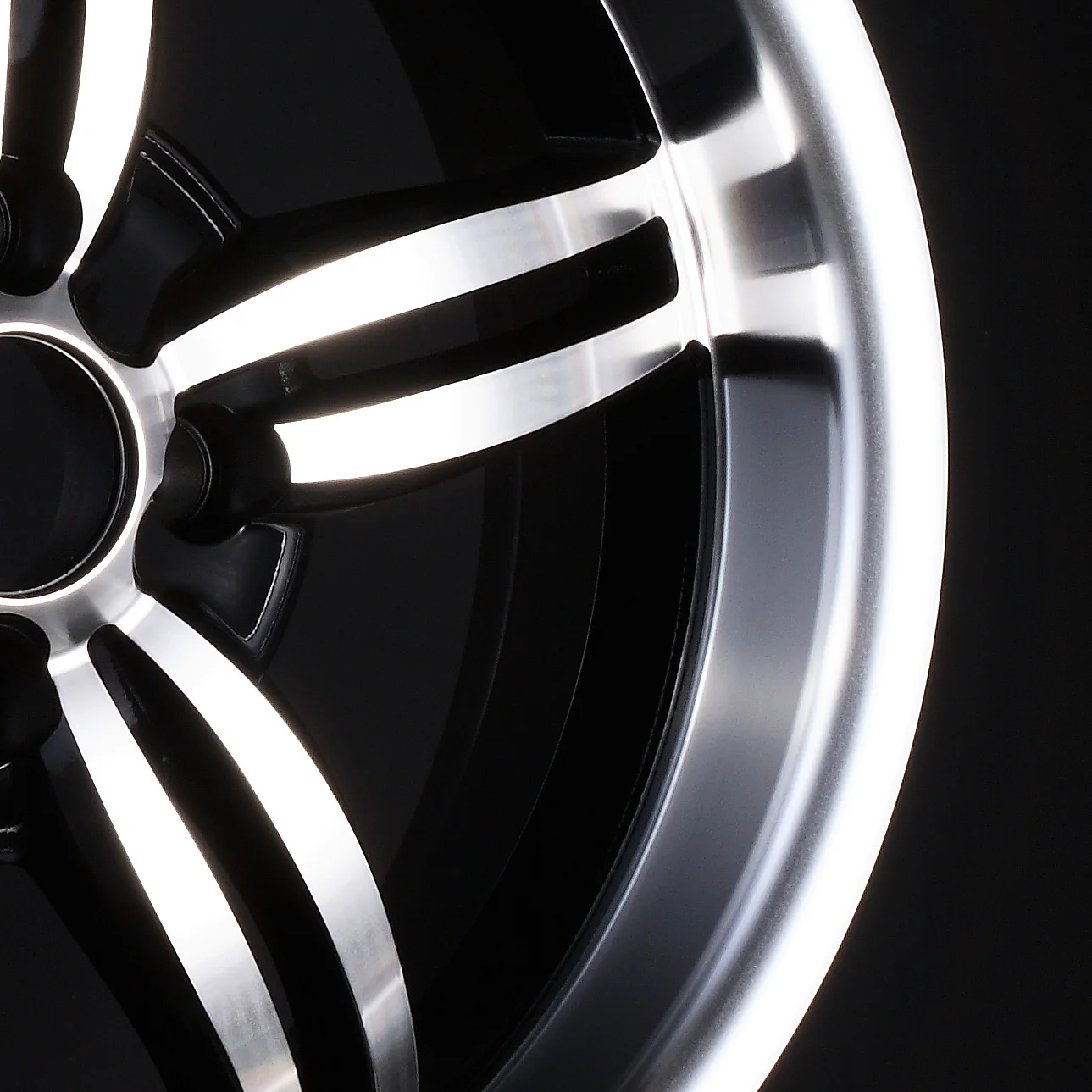 13 Inch Customized Logo Alloy Wheels - 16 & 17 Inch Rims