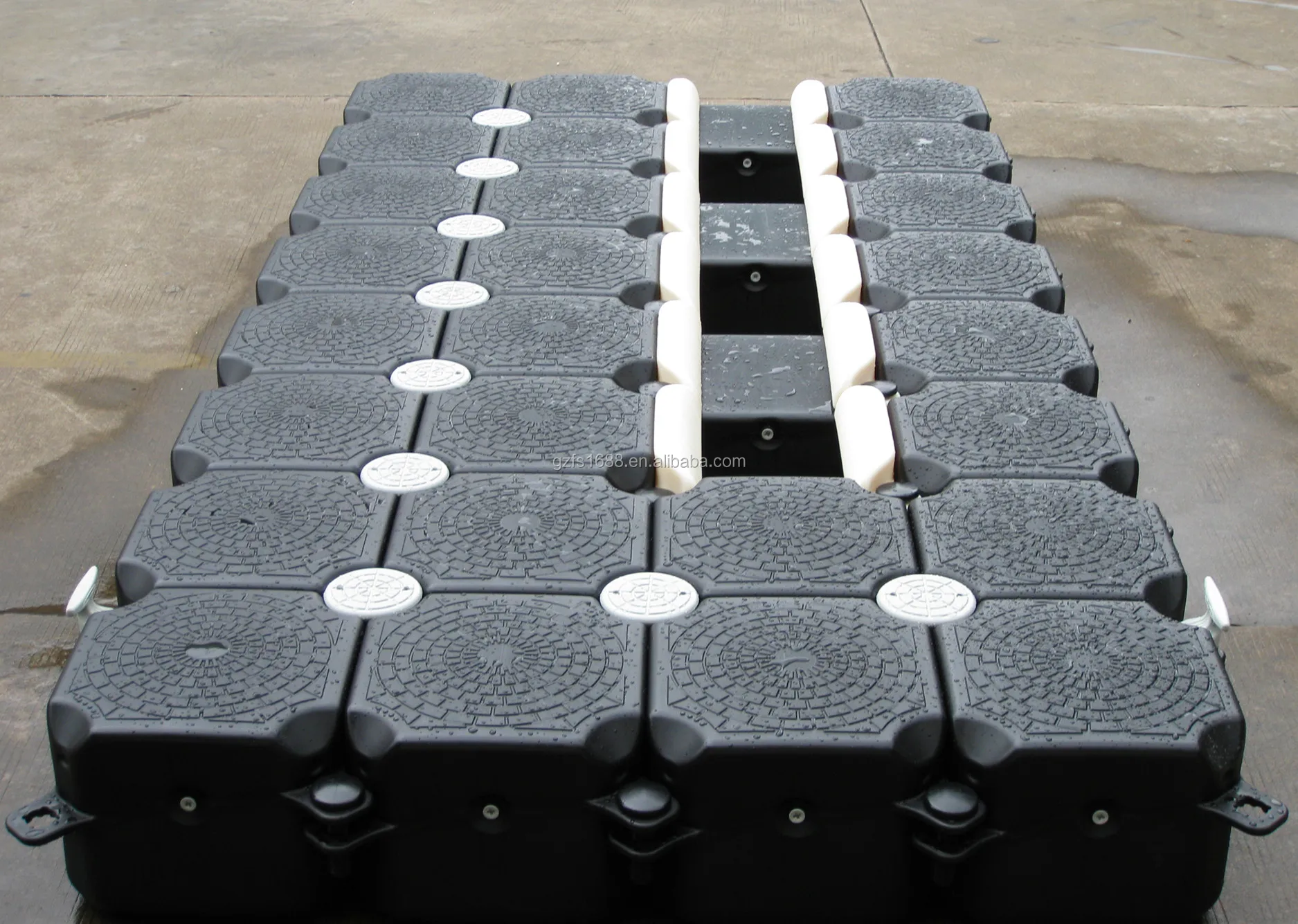 HDPE Cube Floating Bridge Platform for Water Park - Durable & Recyclable