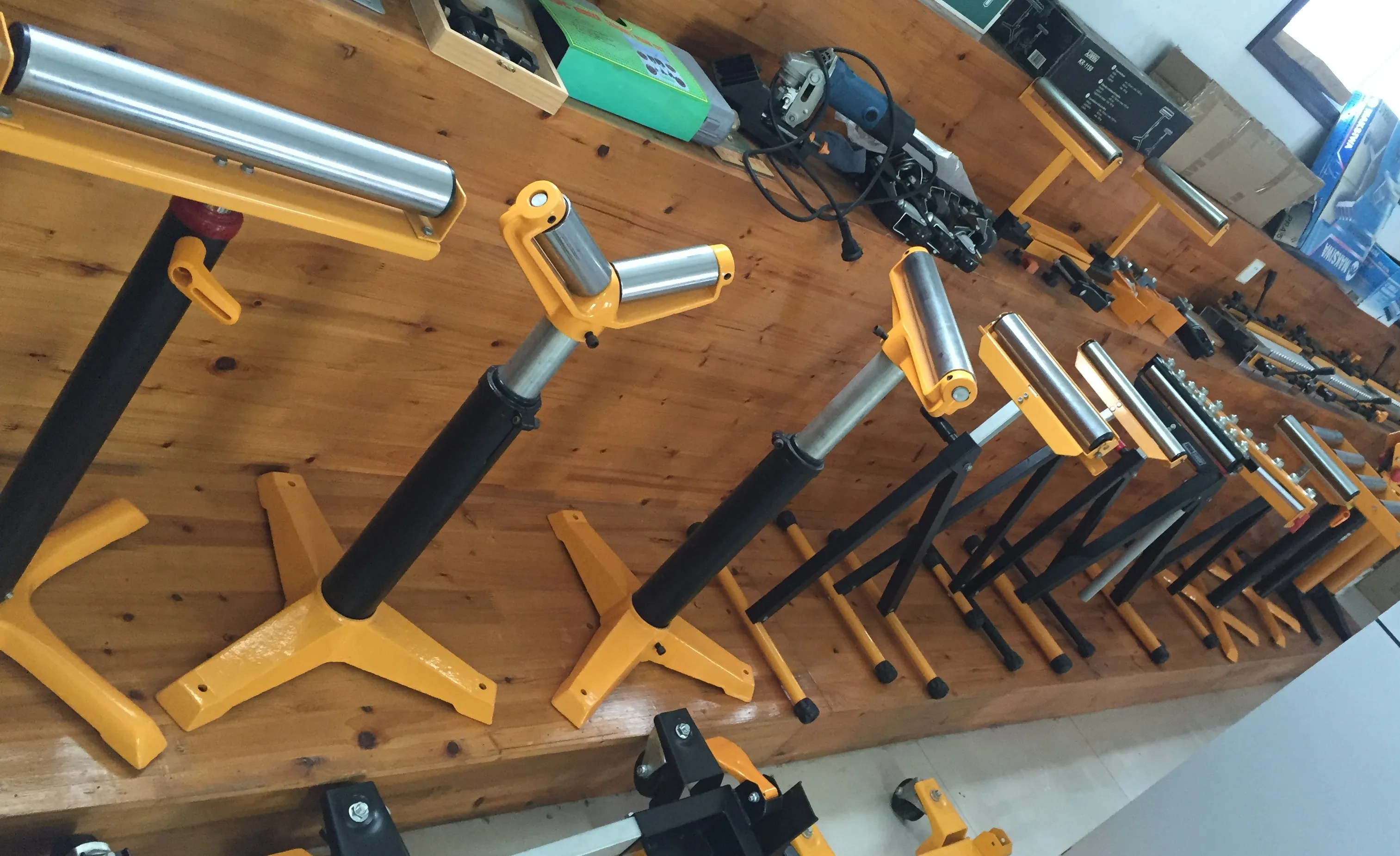 Woodworking Work Support Stand Adjustable V Shape Pipe Roller Conveyor ...