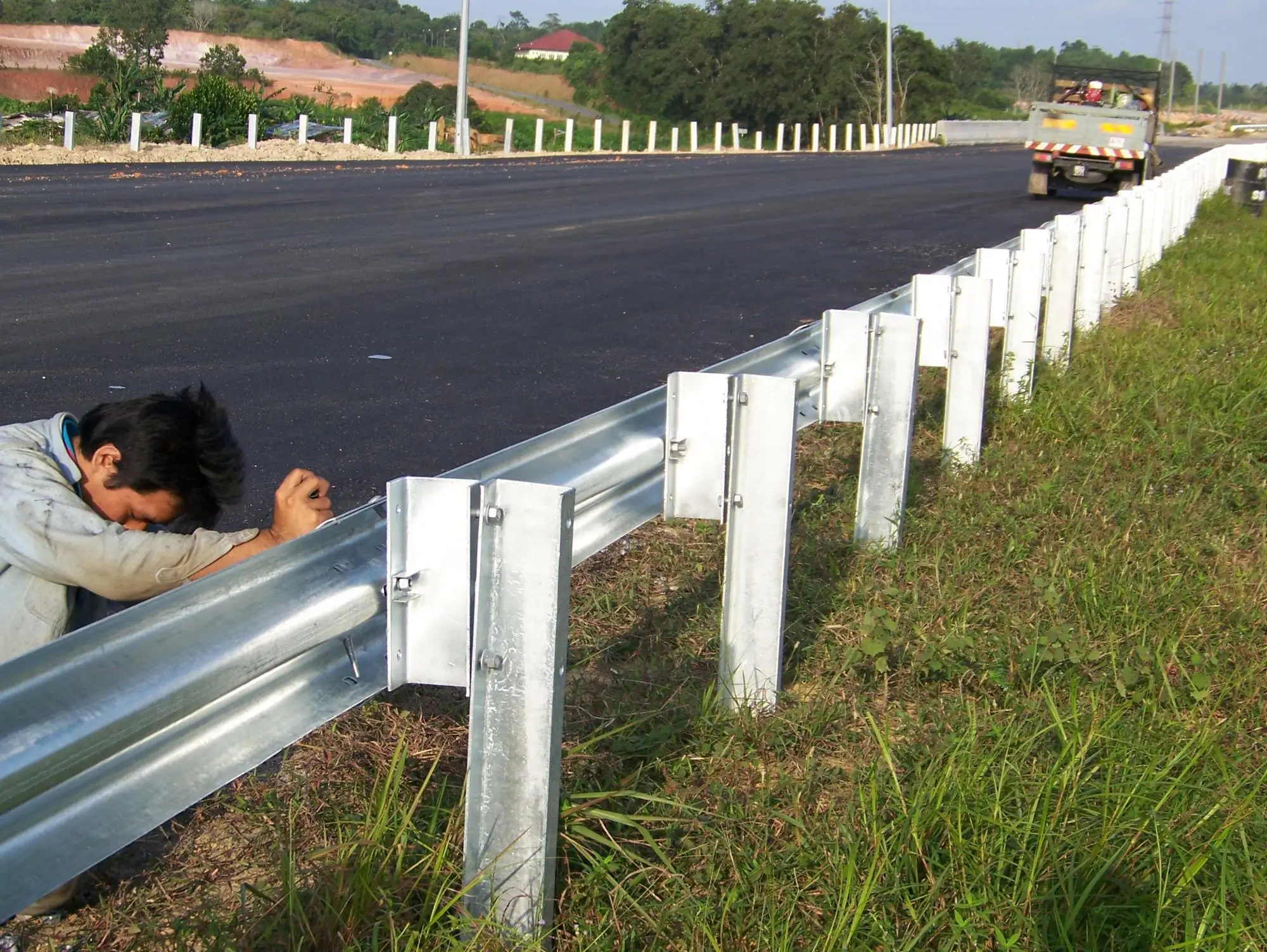Hot Dip Galvanized Steel Highway Guardrail - Buy Steel Guardrail ...