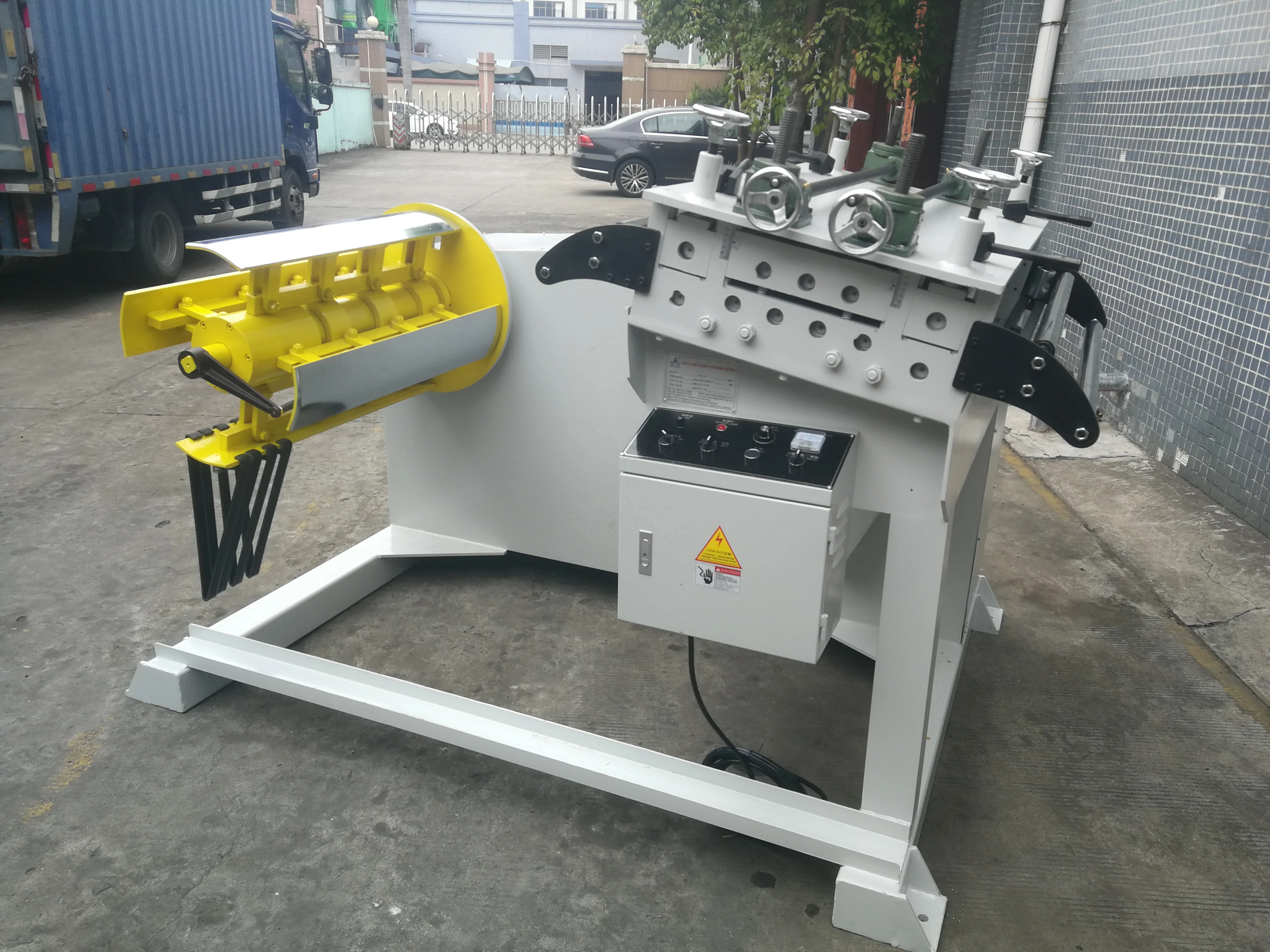 HAIWEI Automatic Metal Strip Decoiler Cum Straightener