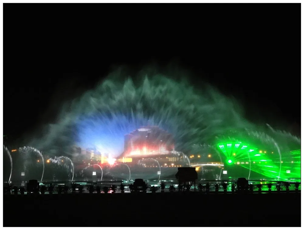 3D Outdoor Laser Holographic Projector - Water Screen Fountain