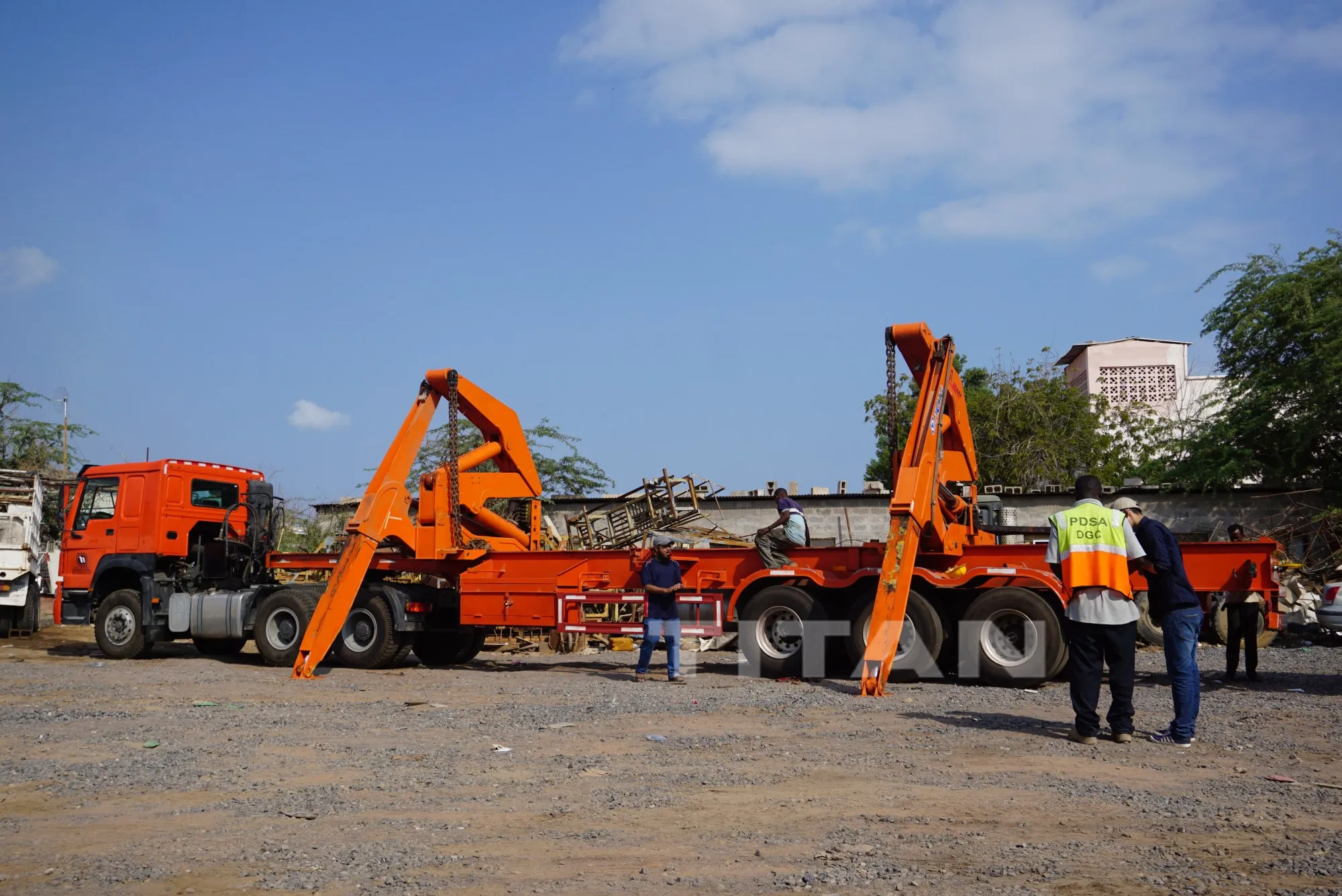 40피트 컨테이너 취급 Sidelifter 자기 측 부하 컨테이너 세미 트레일러 Buy 자체 로더자체 로딩 트레일러사이드 로더 컨테이너 Product On