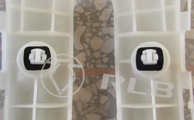 One Pair White Rear Bumper Big Bracket For Hiace 52158-26010 Lh 52157 ...