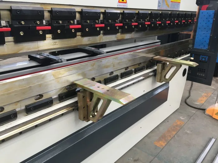 European Standard Press Brake With Hydraulic Crowning Prcecise Bending ...