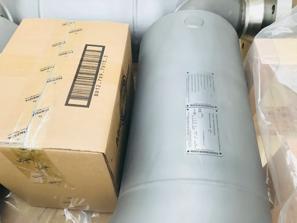 EMERSON Micro Motion CMF400 Flow Meter - Precision & Reliability