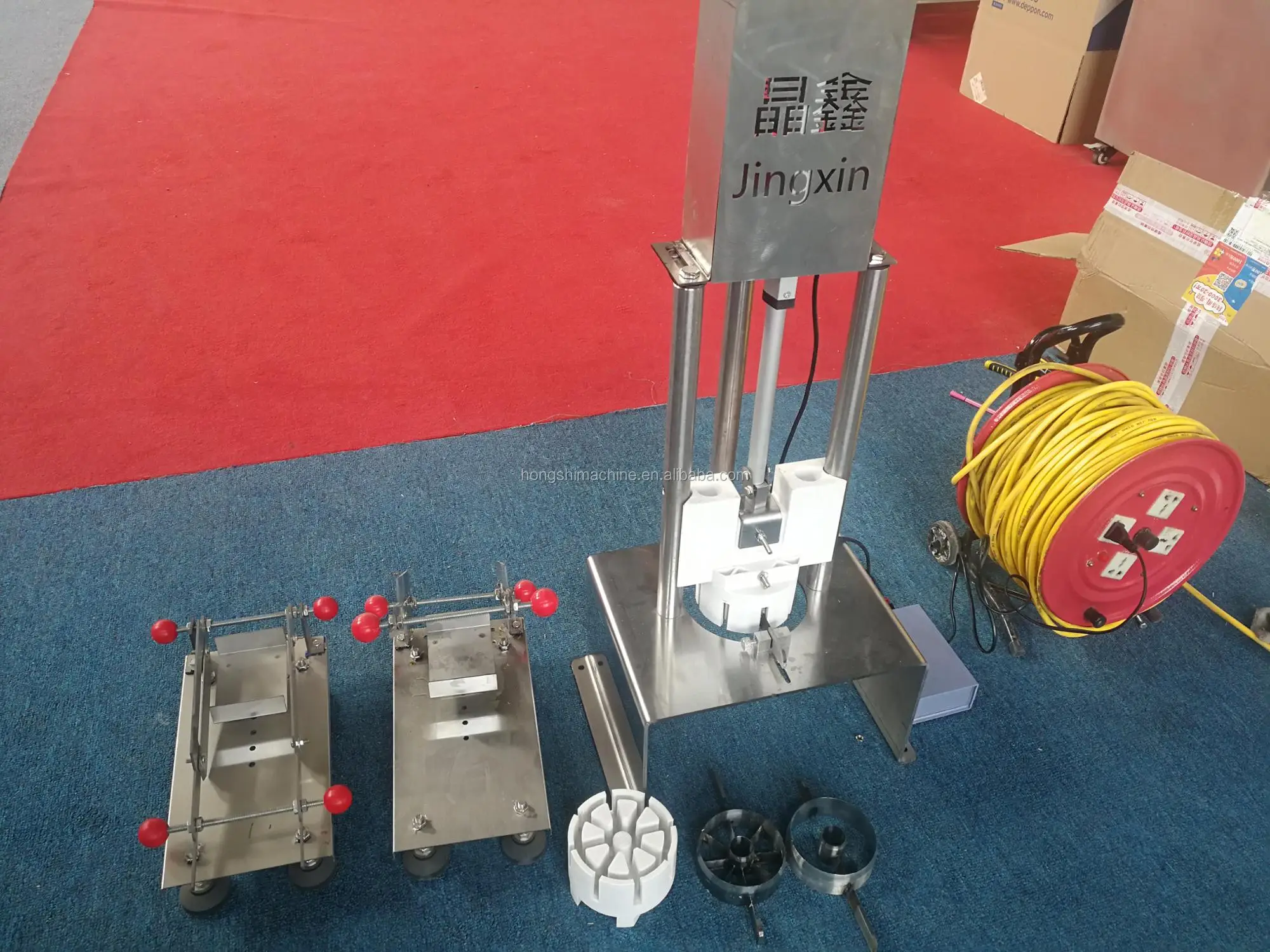 Efficient Pineapple Cutting Machine - Electric & Durable