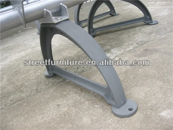 Steel Pipe Seat Pan and Cast Iron Bench Ends Outdoor Metal Curved Bench