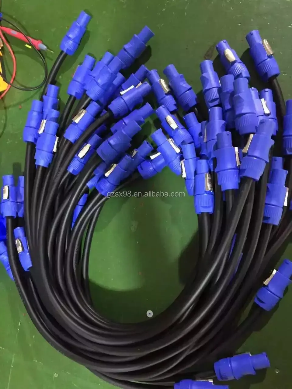 1 Input 2 Outputs Y Type Audio Powercon Split Cables