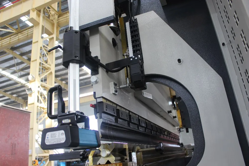 LVD YSD Bending Machine - 200 Tons, Fully Automatic