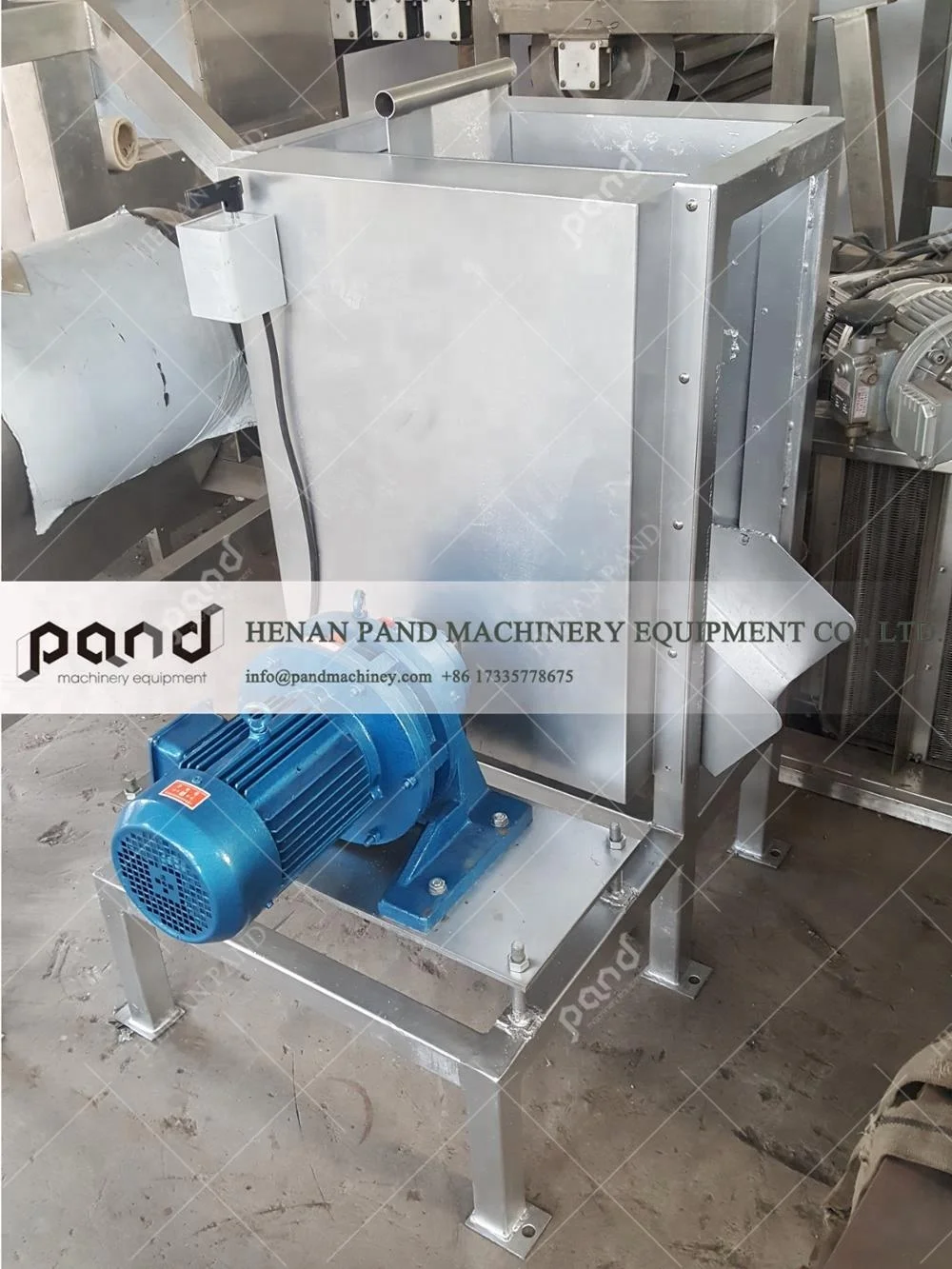 Efficient Coconut Dehusking Machine - 400-600 Coconuts/hour