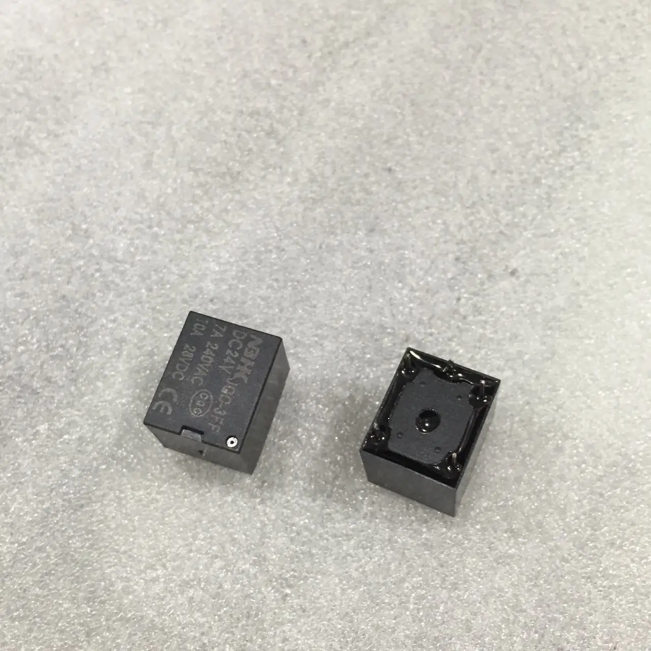 Factory Price Good Quality Universal Car Relay (t73) 5 Pins Spdt Pcb ...