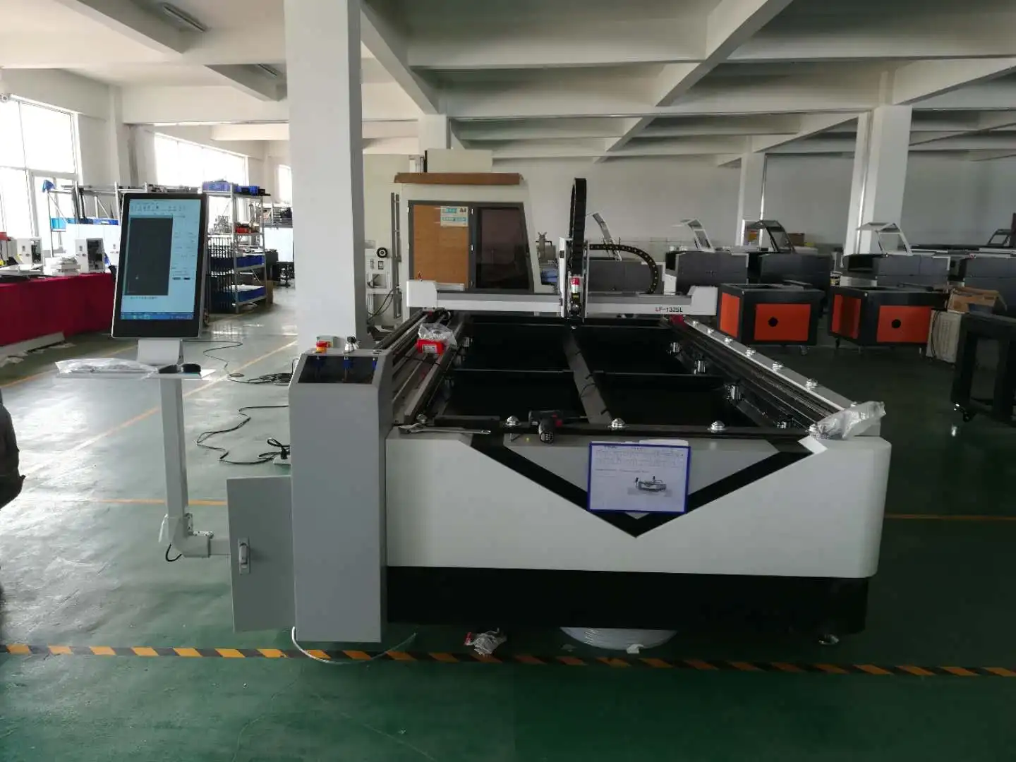 Good Price 750w/1000w 1325 Small Working Table Fiber Laser Cutting ...