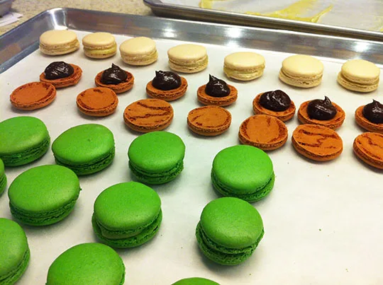 Full Automatic High Efficiency Manufacturing Macarons Making Machine ...