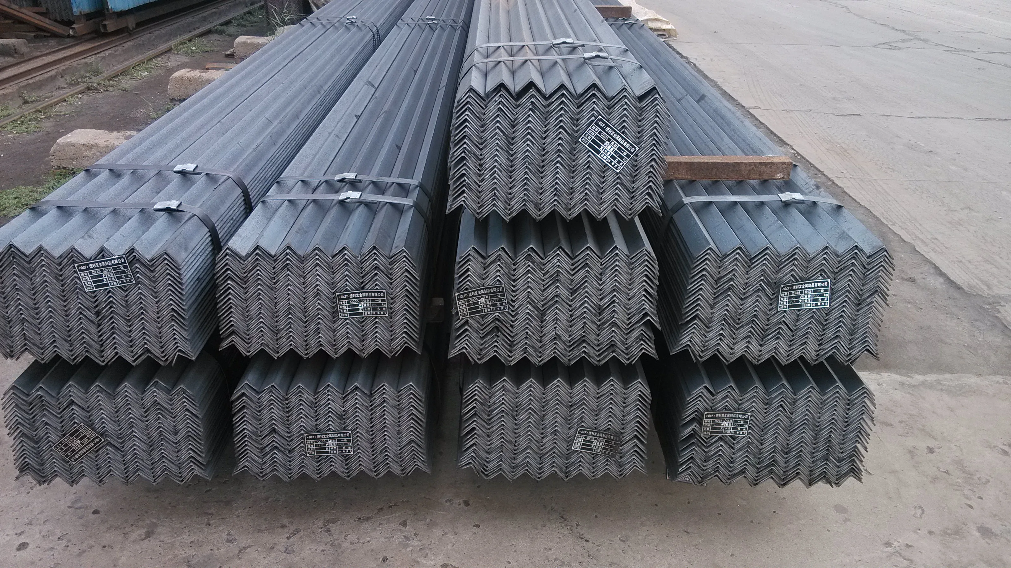 Container Load 6meter Length Mild Steel Angle Steel Bar