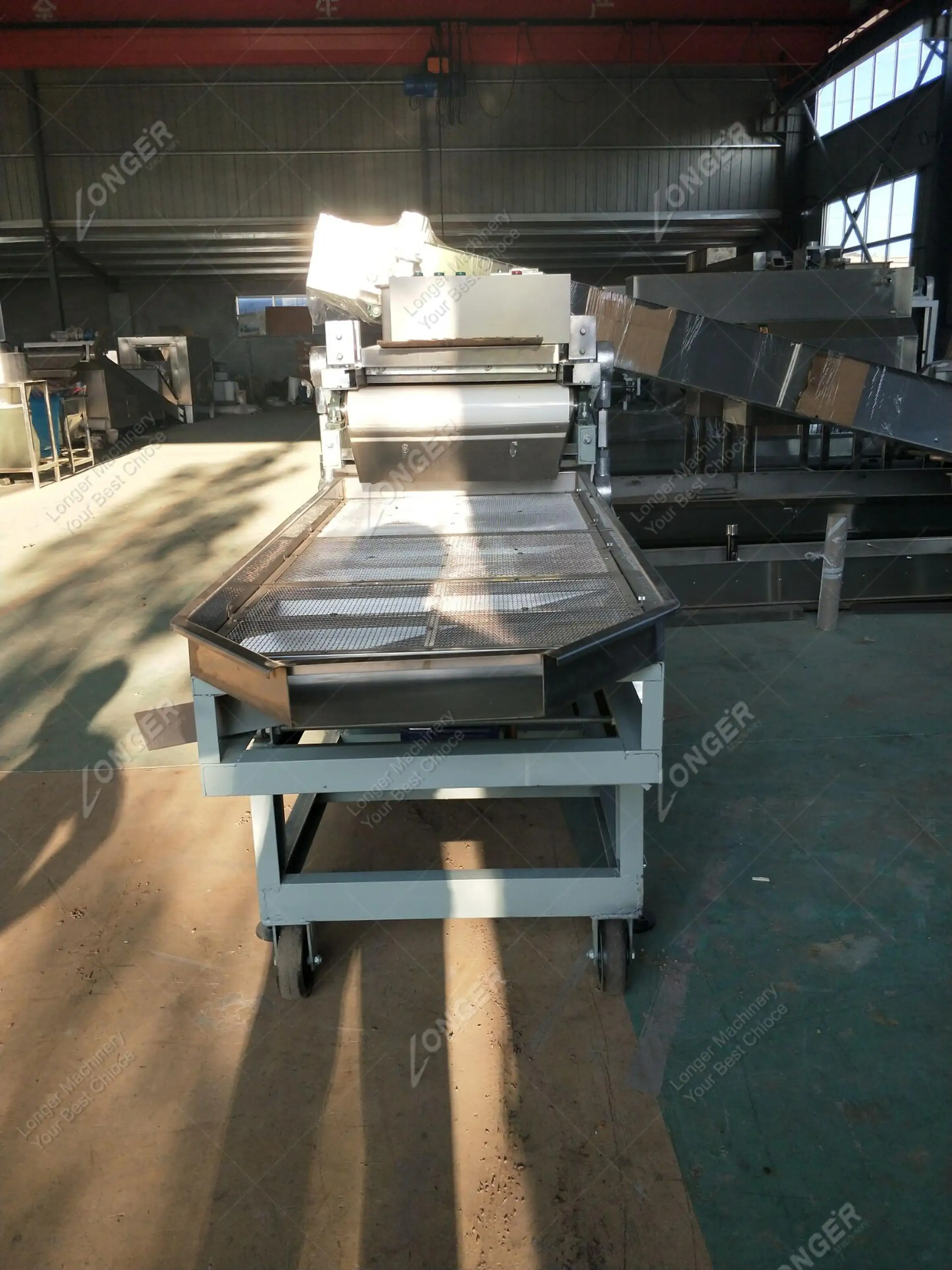 Cashew Nuts Cutting Machine - Efficient Nuts Crusher