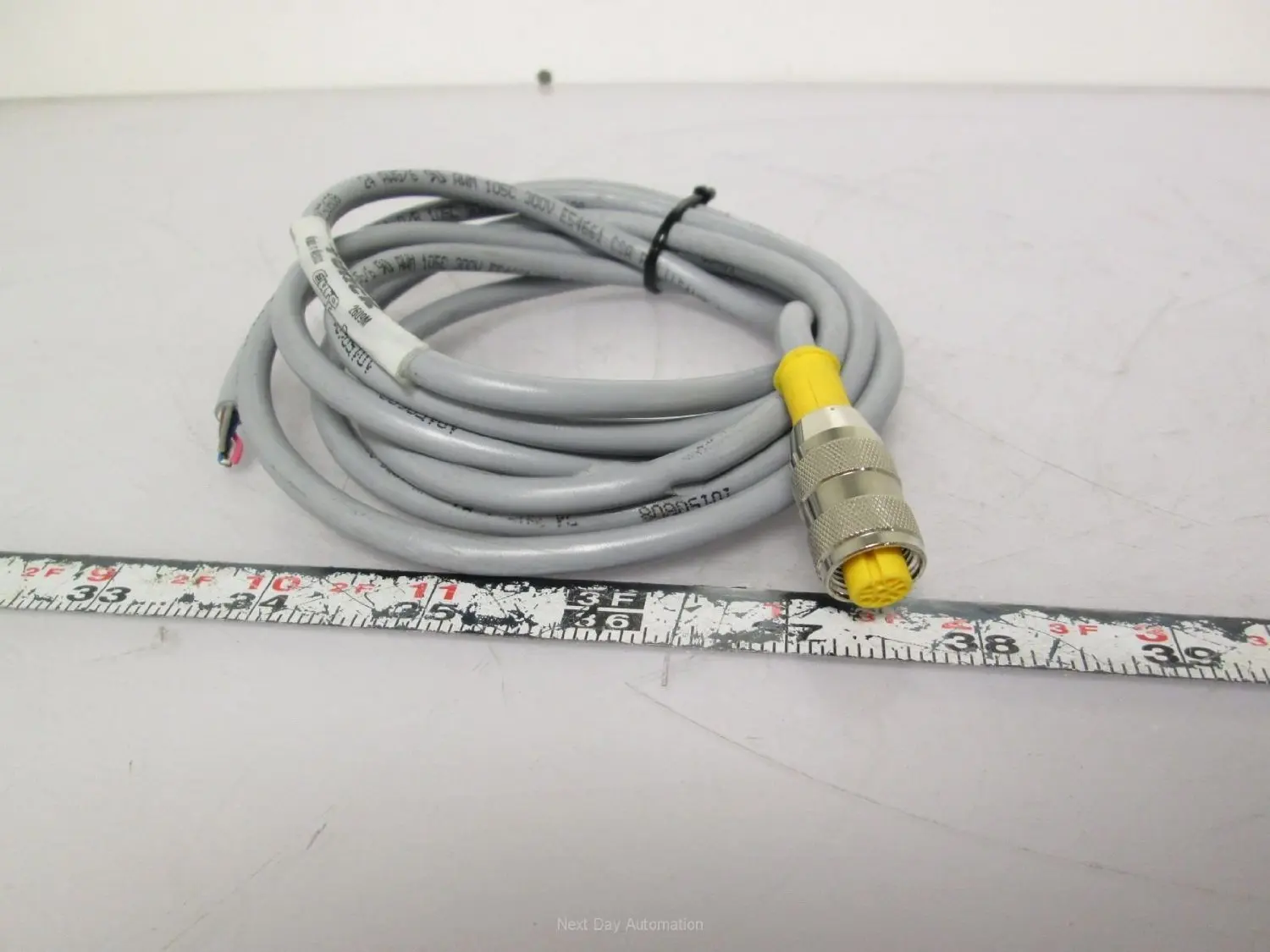Fixed-Field Background-Suppression Mode 4-Pin Euro-Style QD Connector ...