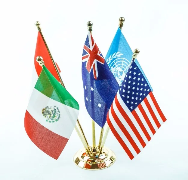 Astas Para Banderas En Madera - Customized Decorative Flags