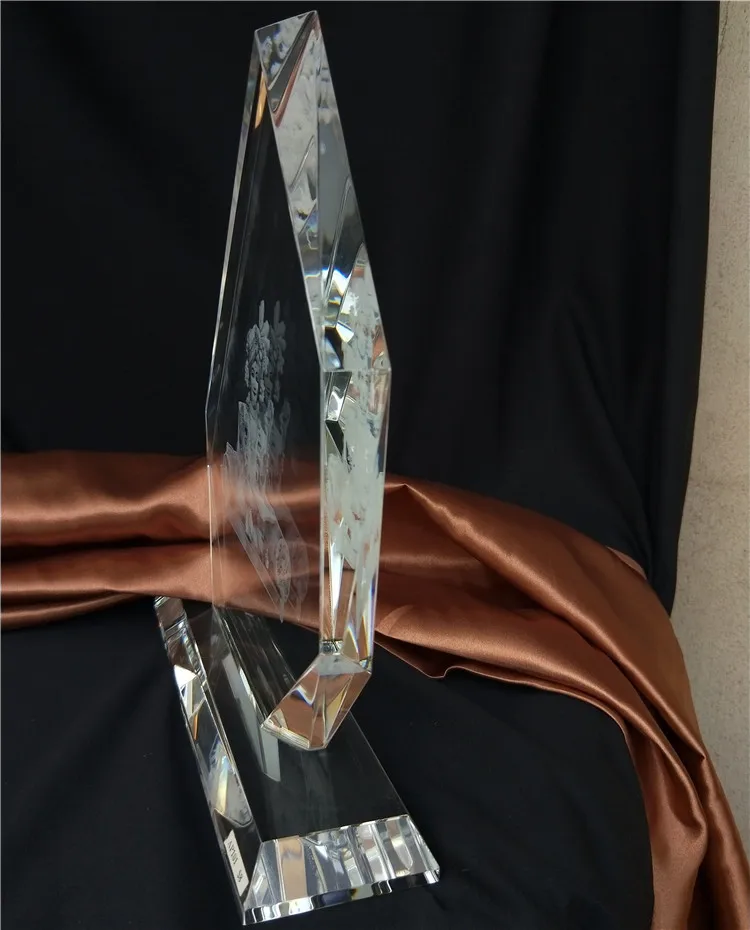 New Design Creative Clear Triangle Shape 3d Laser Award Crystal Trophy ...