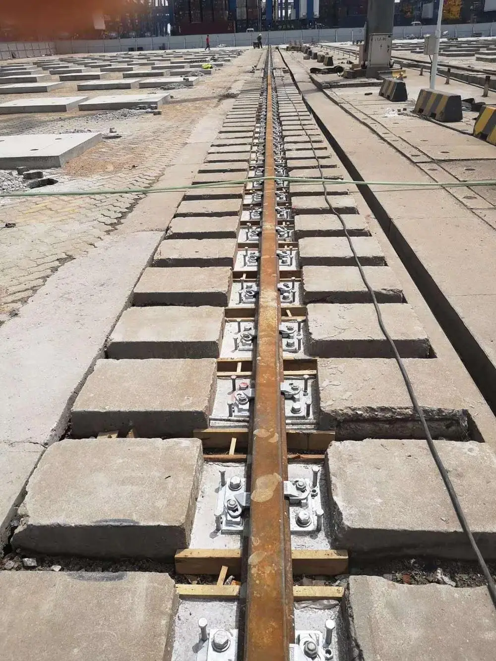 Railway Supplier Rail Fasteners Gantrail Crane Rail Clip/ Rubber Pad ...