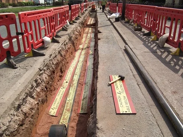 Custom High Quality Pe Cable Protection Cover Tiles Reflective Warning ...