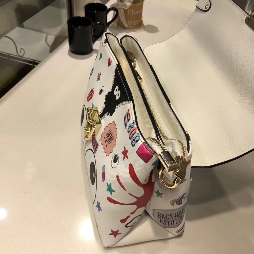 Eye Theme Doodle Cartoon Cute Fashion Casual Large Eyes Lock Small ...