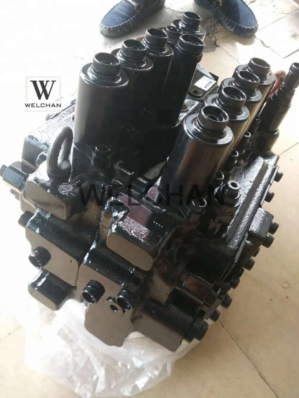 Excavator Zx330-3 Zx350-3 Main Control Valve Hydraulic Control Valve ...
