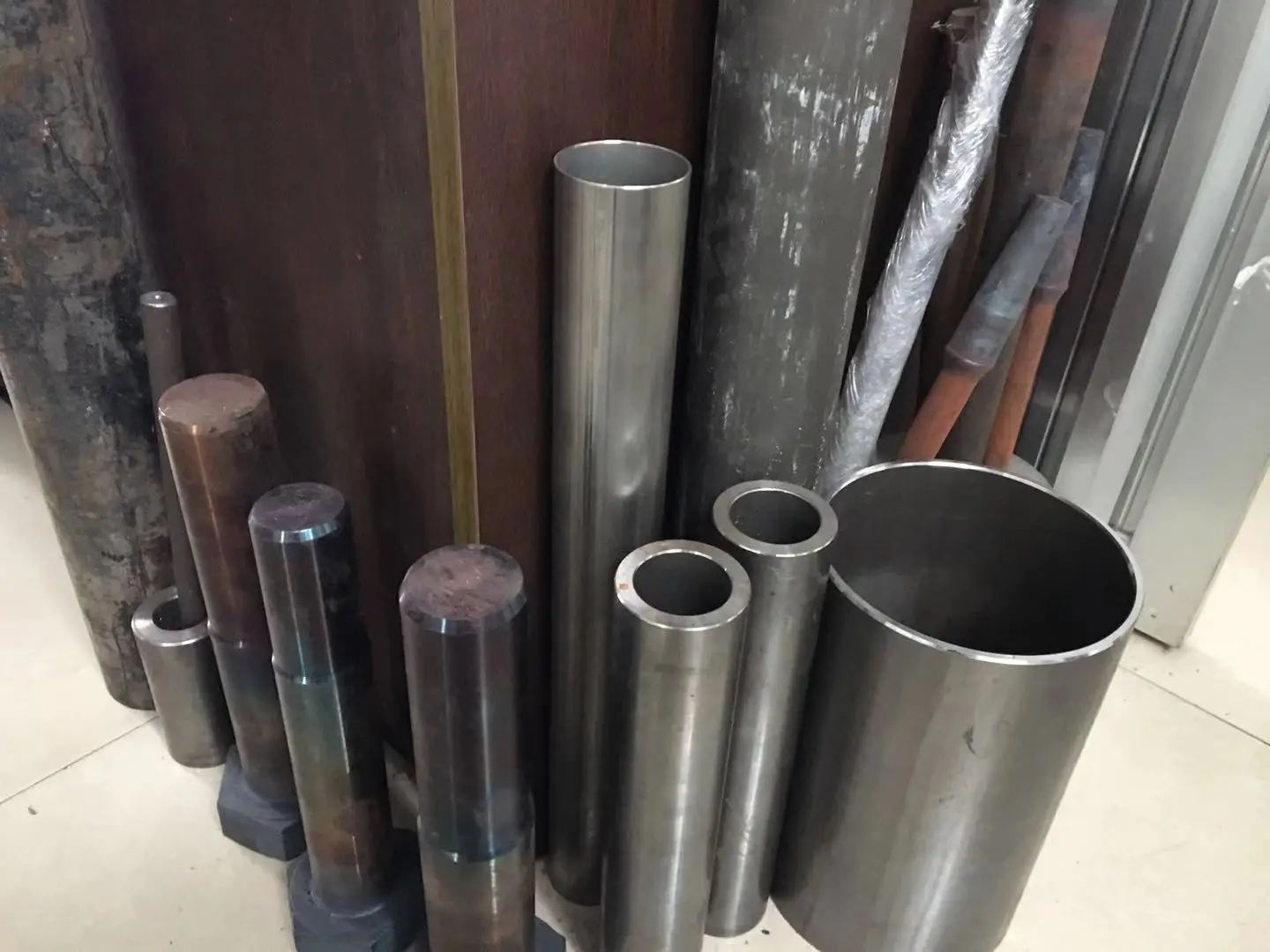 Automatic Steel Pipe Round Bar Tube End Stud Bolt Chamfer Machine ...