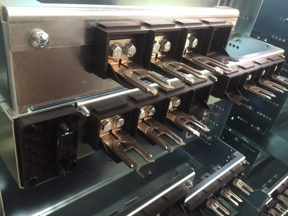 8PT2631 Sivacon Low Voltage Busbar - Reliable Electrical Control