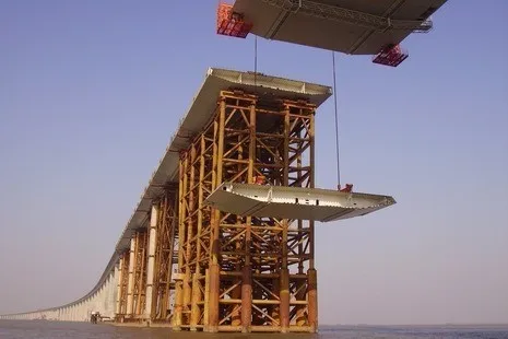 100 Ton Precast Concrete Segment Lifter for Cable-Stayed Bridges