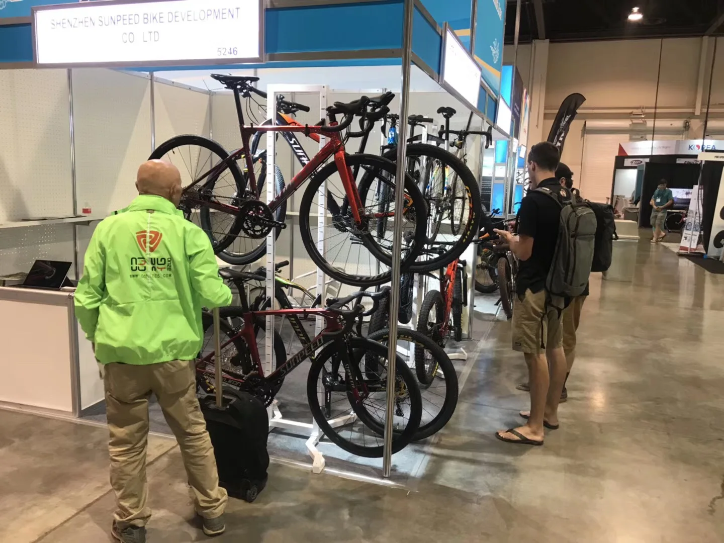 Sunpeed Eagle Pro Bicycle - Racing MTB with Carbon Frame