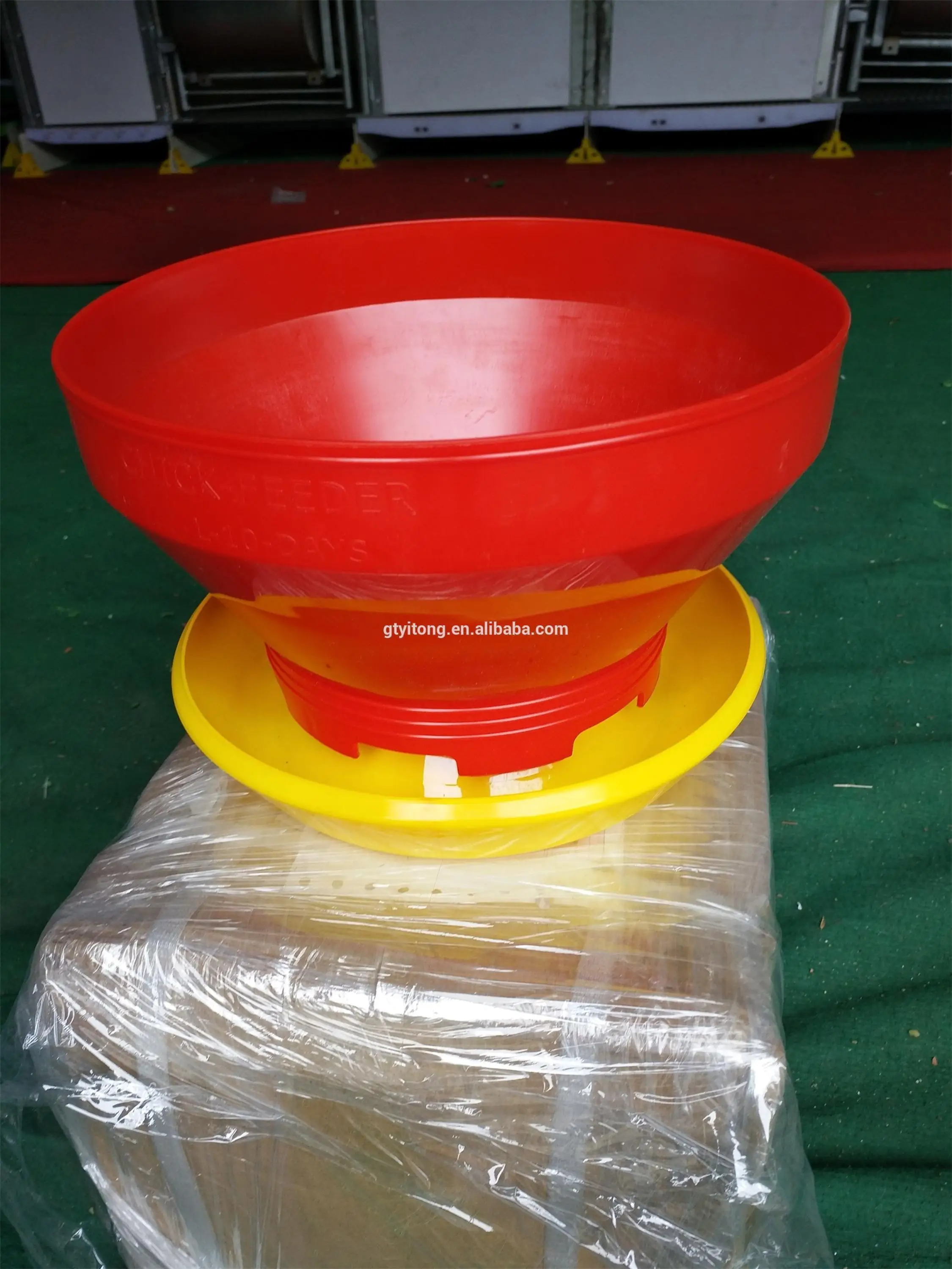 Automatic Plastic Chicken Chicks Feeder - Efficient Farming