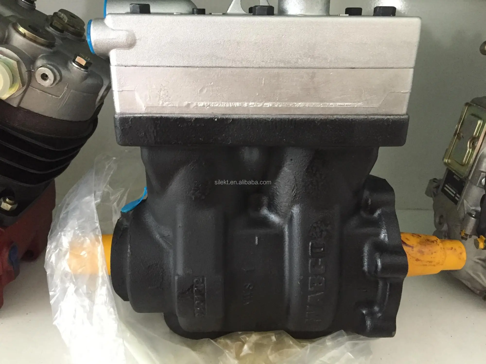 Howo Air Compressor 9125600106 Howo 371 Parts Sinotruk Howo Trucks ...