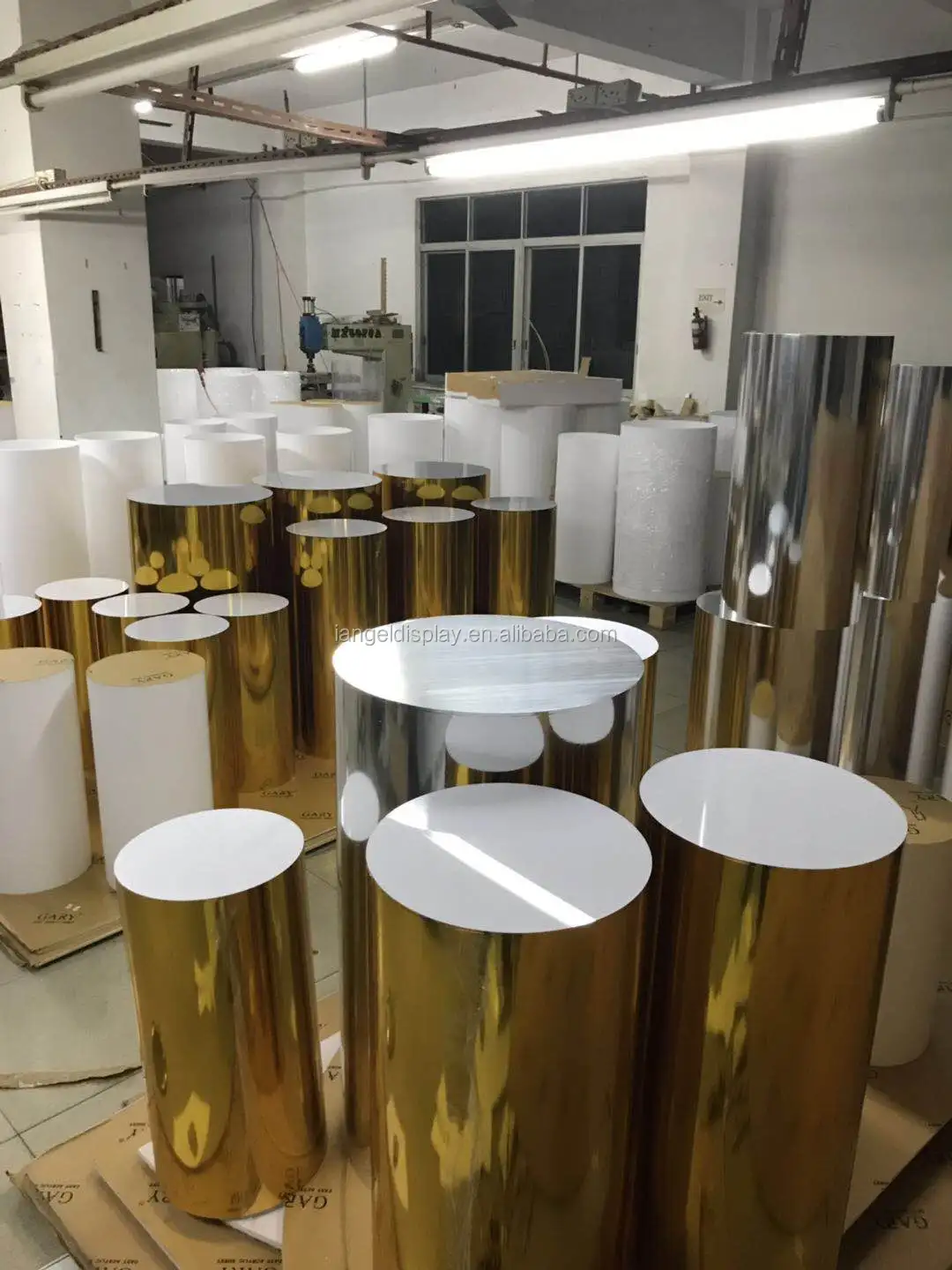 Customized Gold Acrylic Wedding Cylinder Round Plinth,Gold Round Plinth ...
