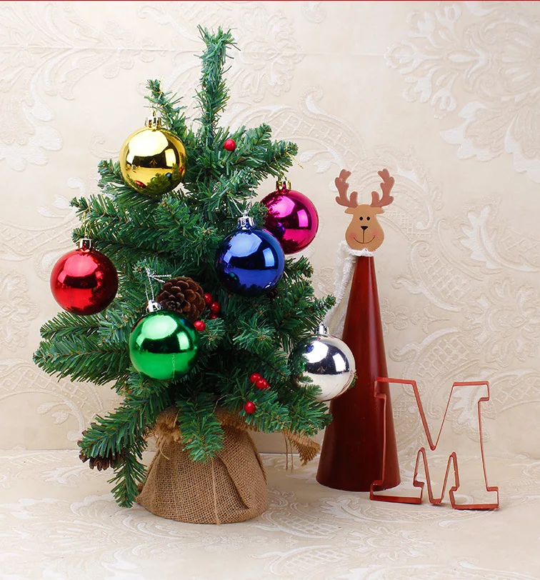 Beautiful Christmas Pictures - Decorate Your Tree Scene